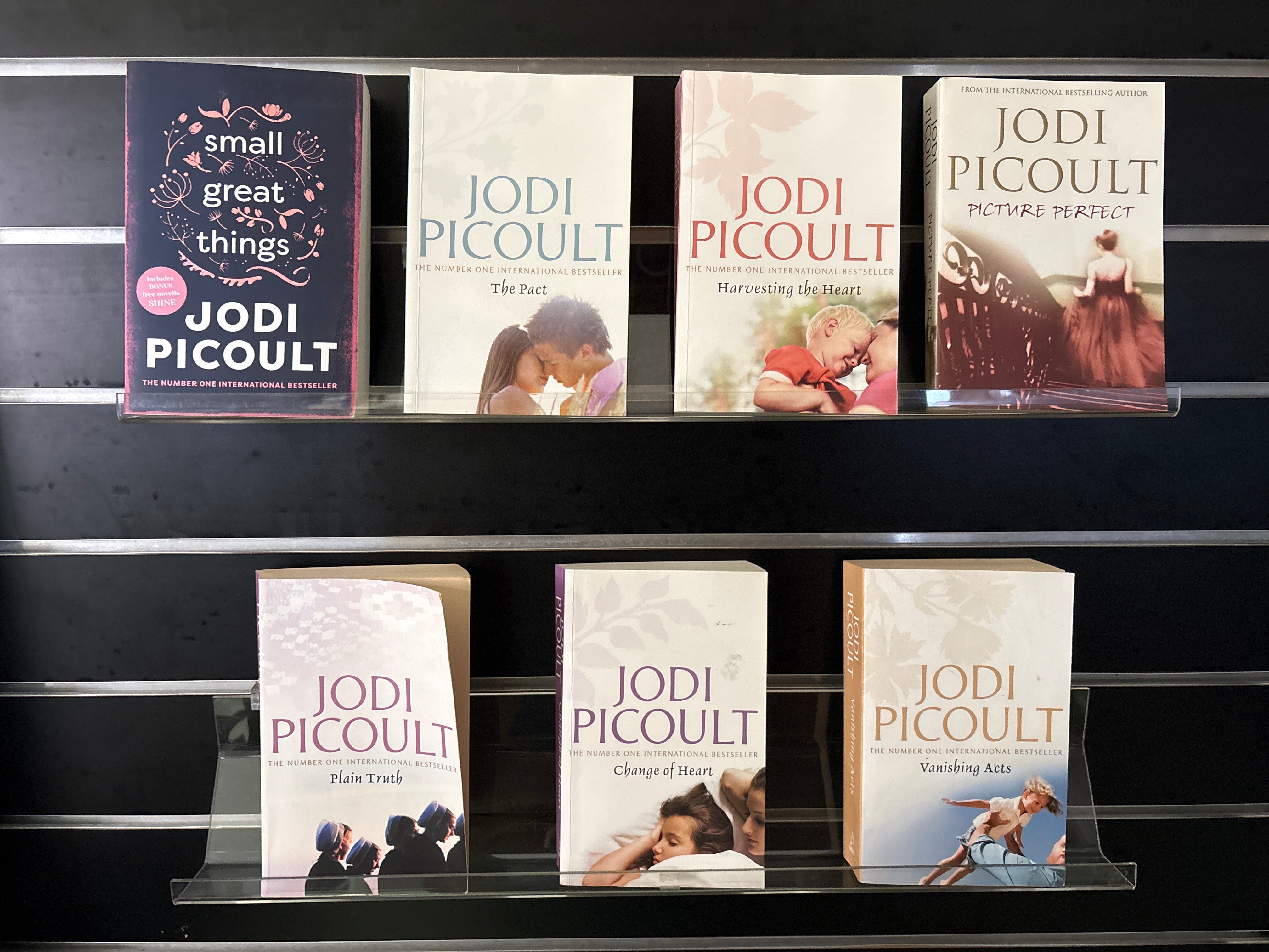 PICOULT, Jodi - Bundle of 7 Standalone Titles (Min. very good conditio ...
