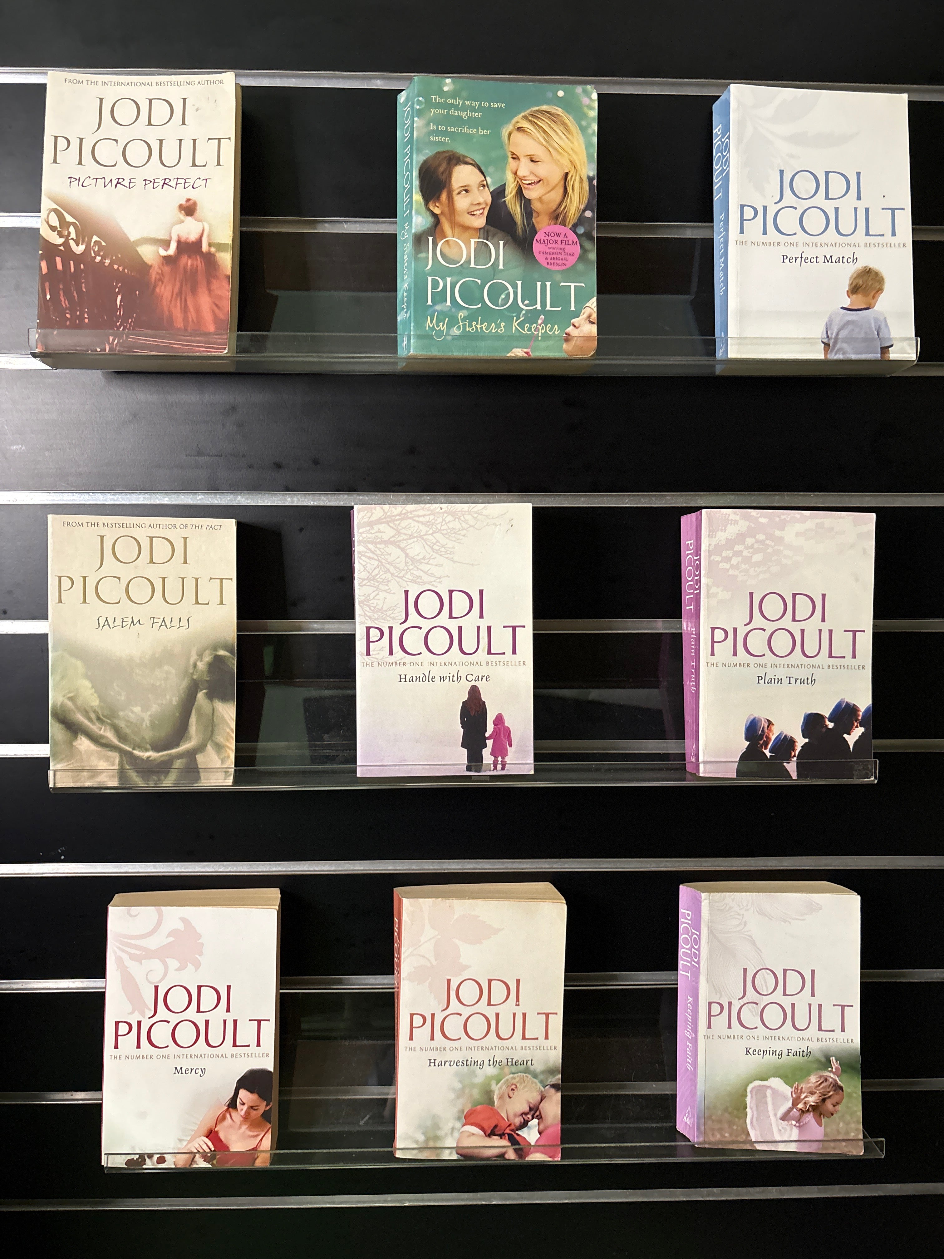 PICOULT, Jodi - Bundle of 9 Standalone Titles (Min. fair condition ...